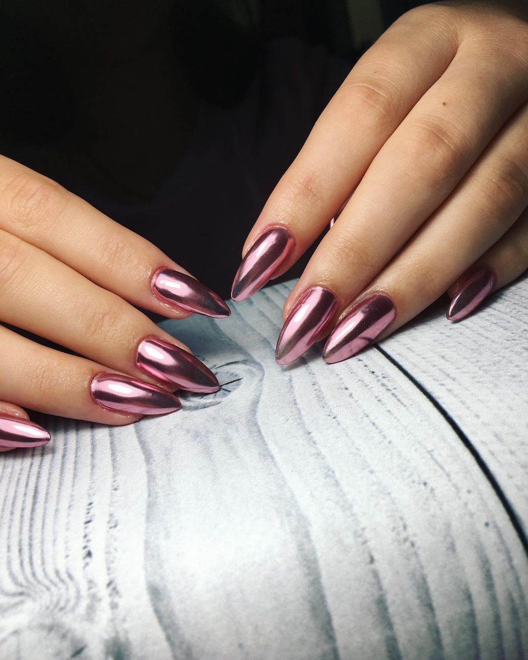 Розовый маникюр - 150 фото идей на 2026 год